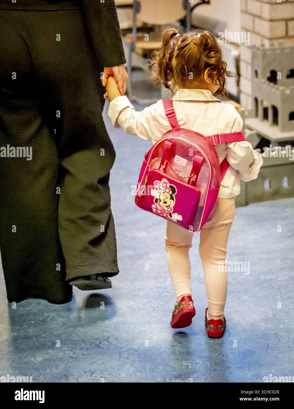 ROTTERDAM - Children return to school after the summer holidays for the ...