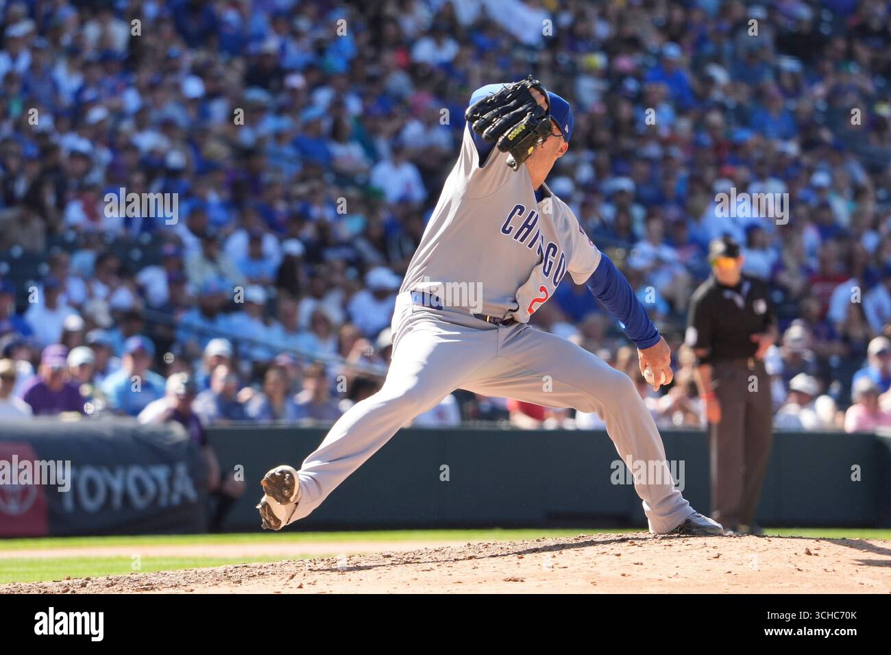 August 31 2025: Chicago pitcher Caleb Thielbar (24) throws a pitch ...