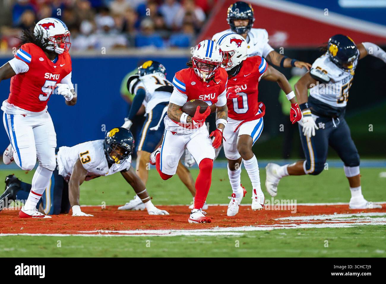 DALLAS, TX - AUGUST 30: SMU Mustangs wide receiver Yamir Knight (#8 ...