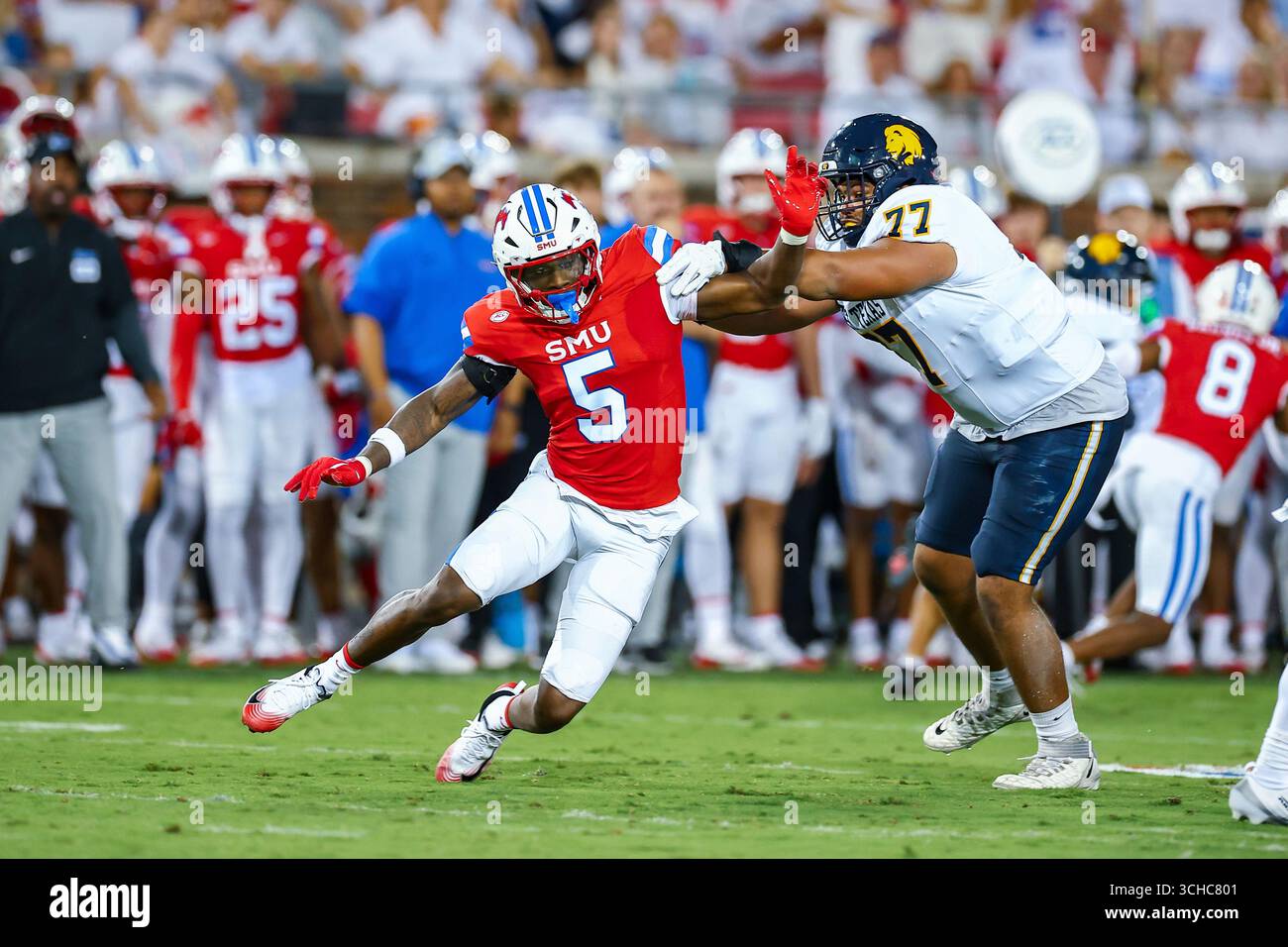 DALLAS, TX - AUGUST 30: SMU Mustangs defensive end DJ Warner (#5) gets ...
