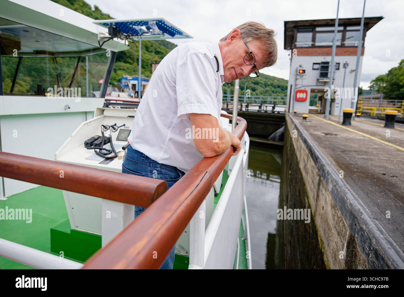 PRODUCTION - 01 September 2025, Baden-Württemberg, Karlsruhe: Karl ...