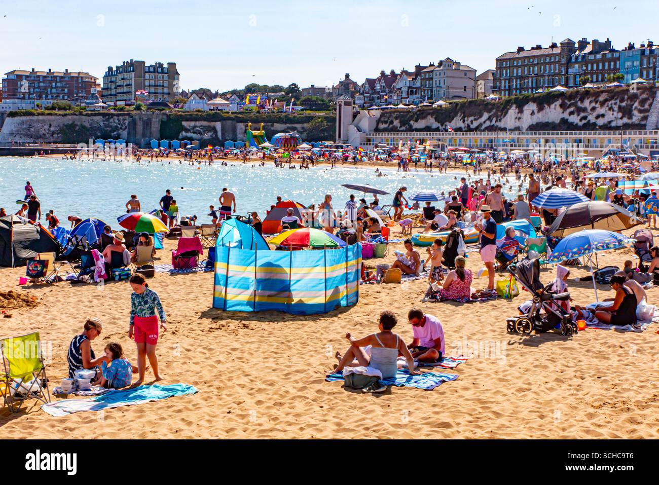 A busy beach on the kent coast in Broadstairs on an August Bank Holiday ...