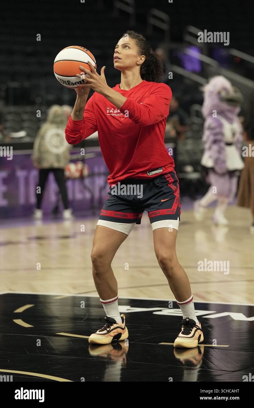 Washington Mystics forward Alysha Clark (32) working on form shooting ...