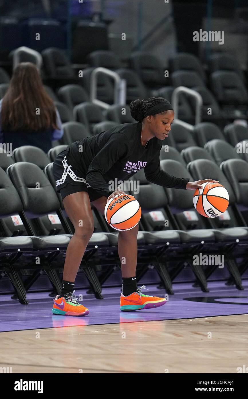 Golden State Valkyries guard Kaila Charles (6) performing dribbling ...