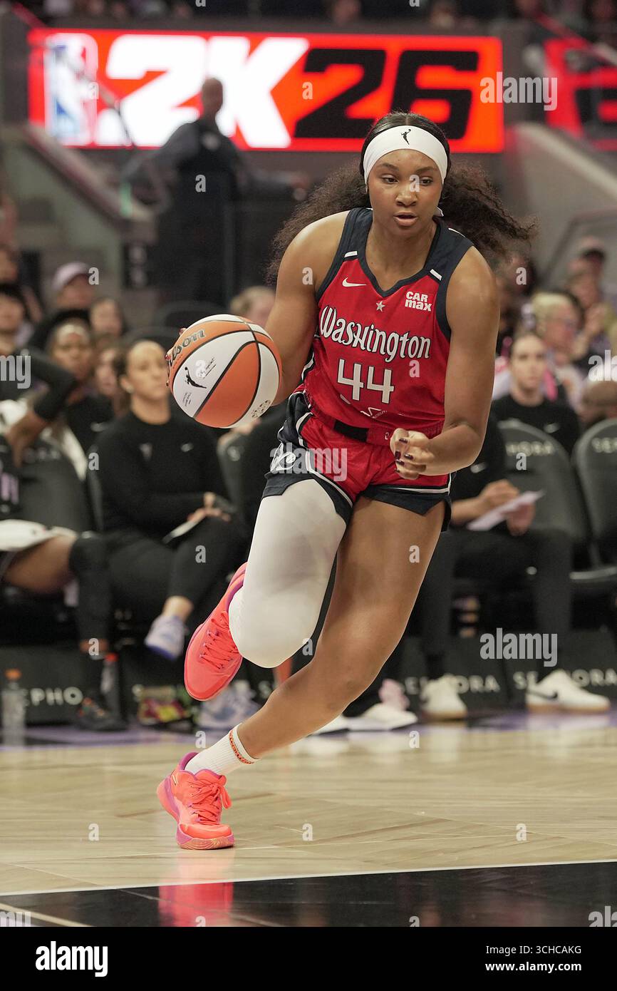 Washington Mystics forward Kiki Iriafen (44) drives to the basket against the Golden State ...