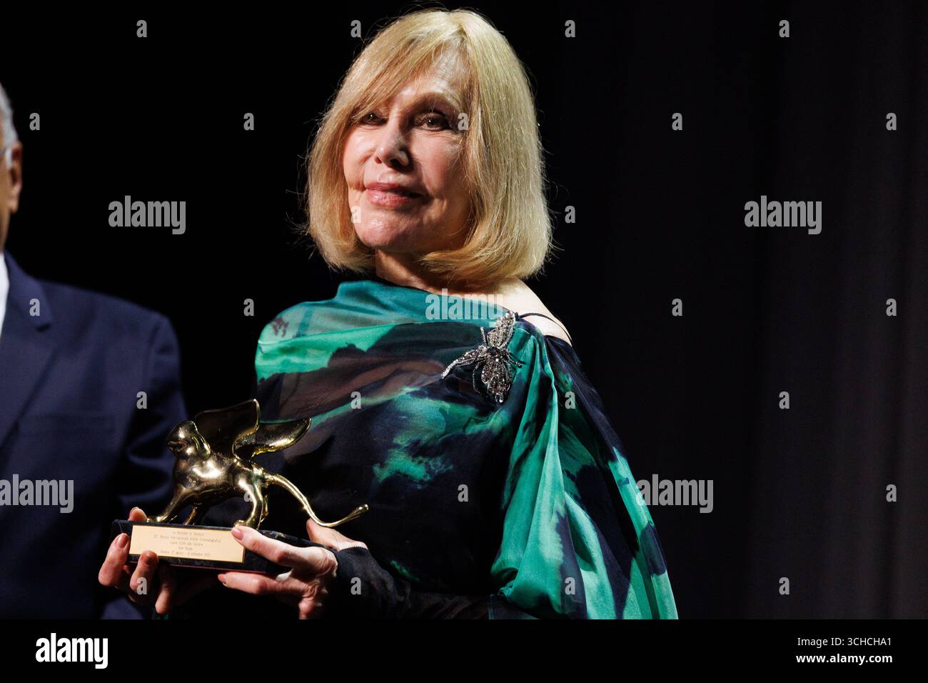 Kim Novak receives the Golden Lion For Lifetime Achievement Ceremony ...
