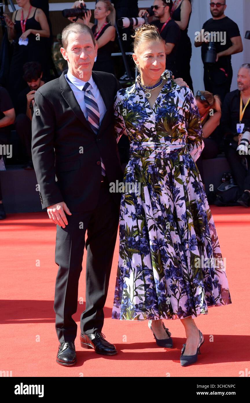Tim Blake Nelson mit Ehefrau Lisa Benavides bei der Premiere des ...