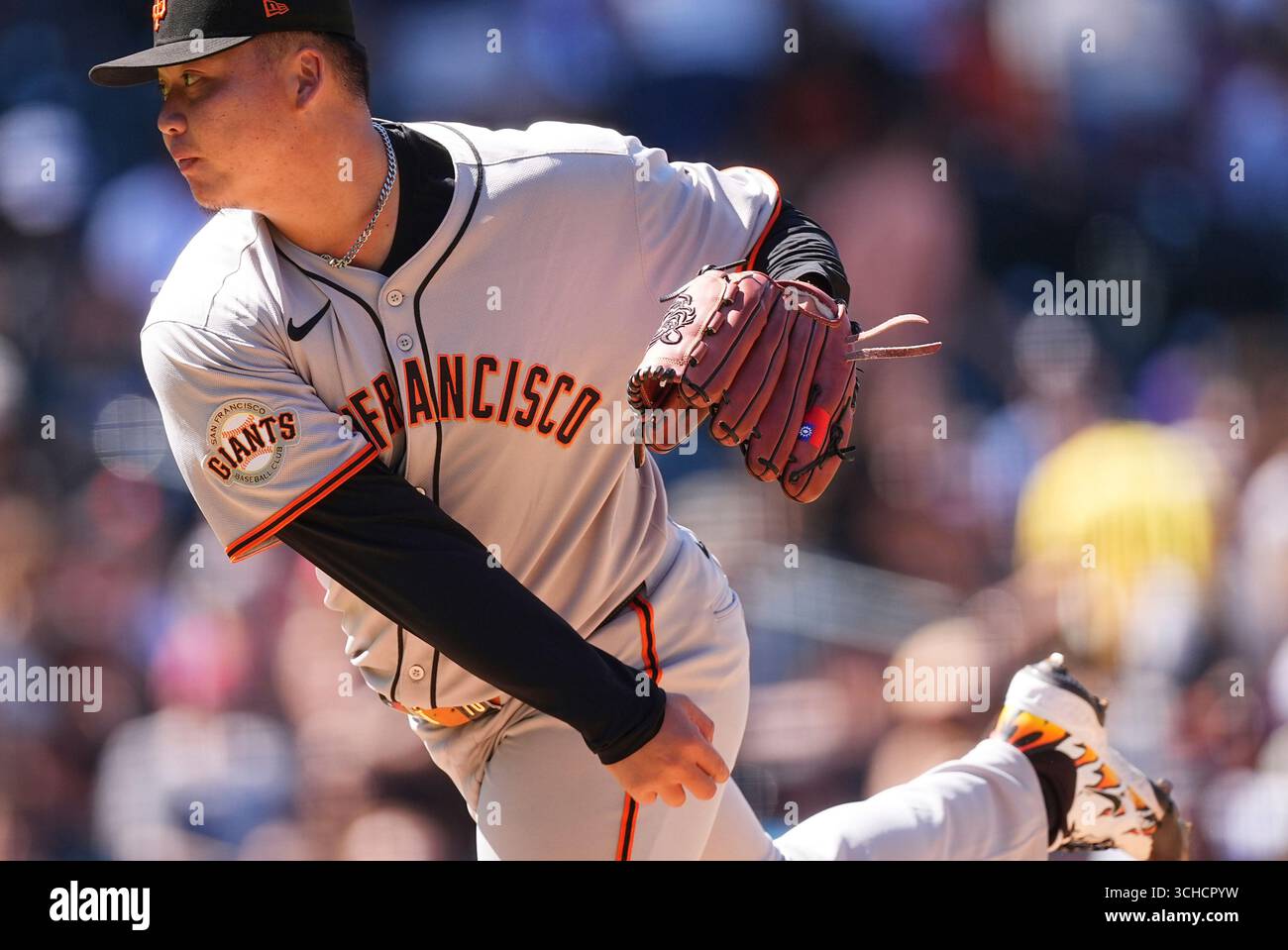 San Francisco Giants starting pitcher Kai-Wei Teng works against the ...