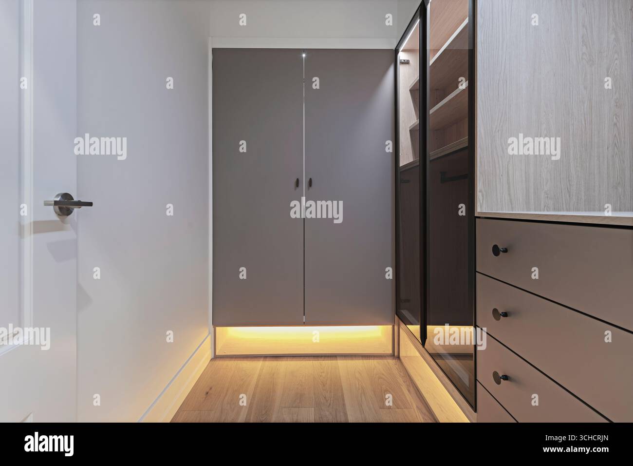 Harmonious composition of smooth cabinets with transparent glass ...