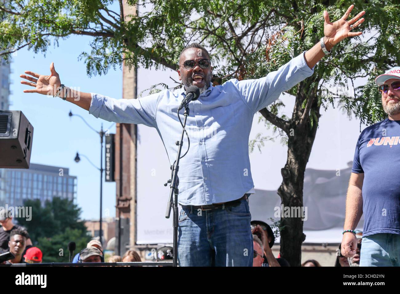 Chicago Mayor Brandon Johnson makes fiery remarks at the Labor Day ...