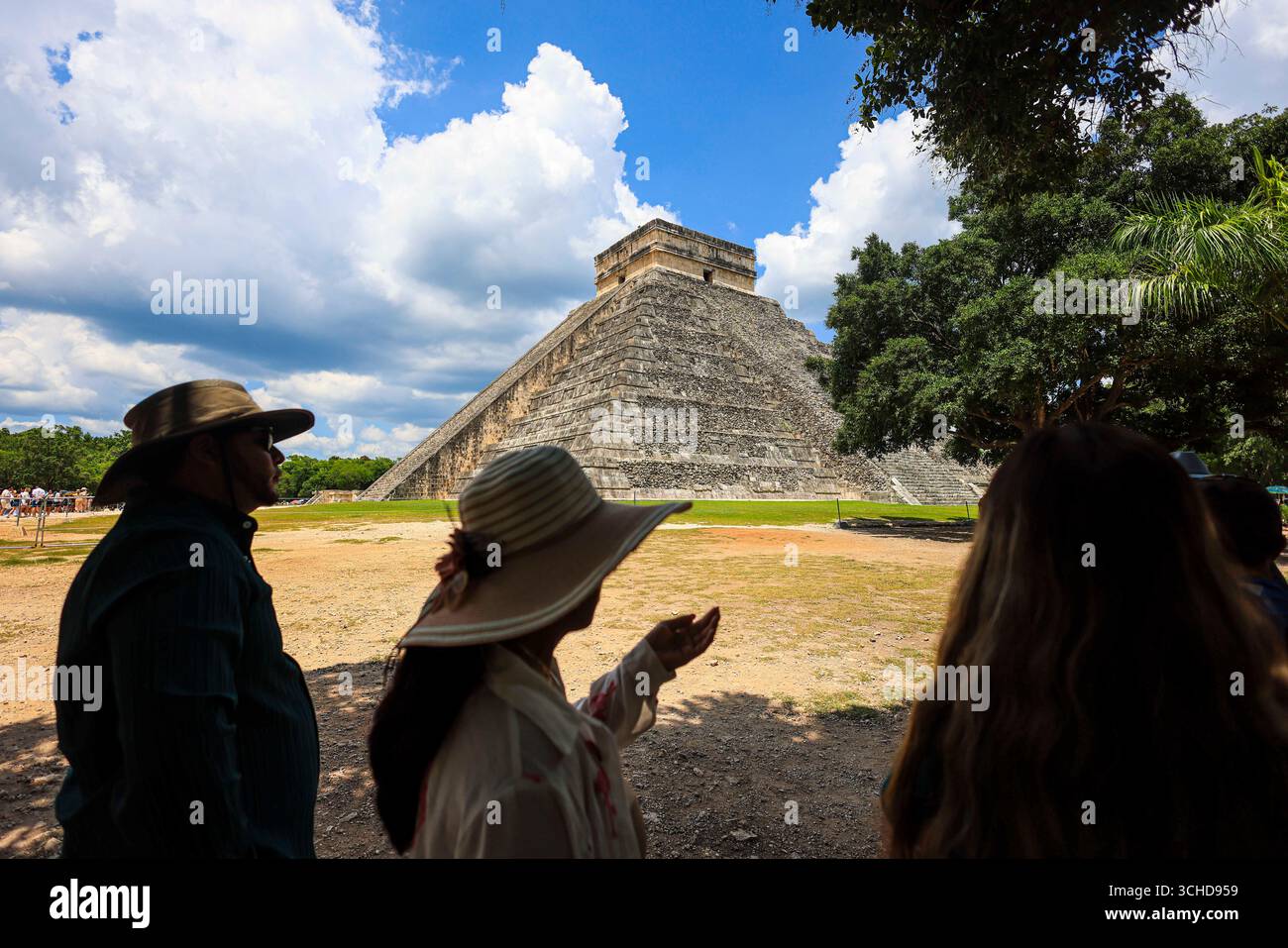 Piramides mayas hi-res stock photography and images - Alamy