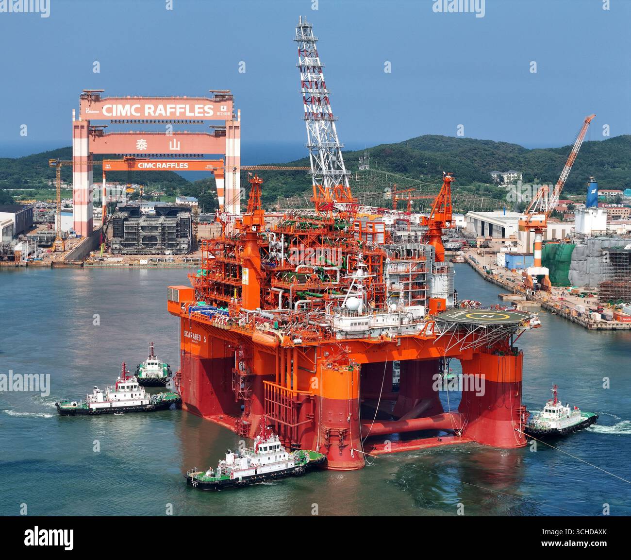 The large-scale floating natural gas production facility "Scarabeo 5 ...