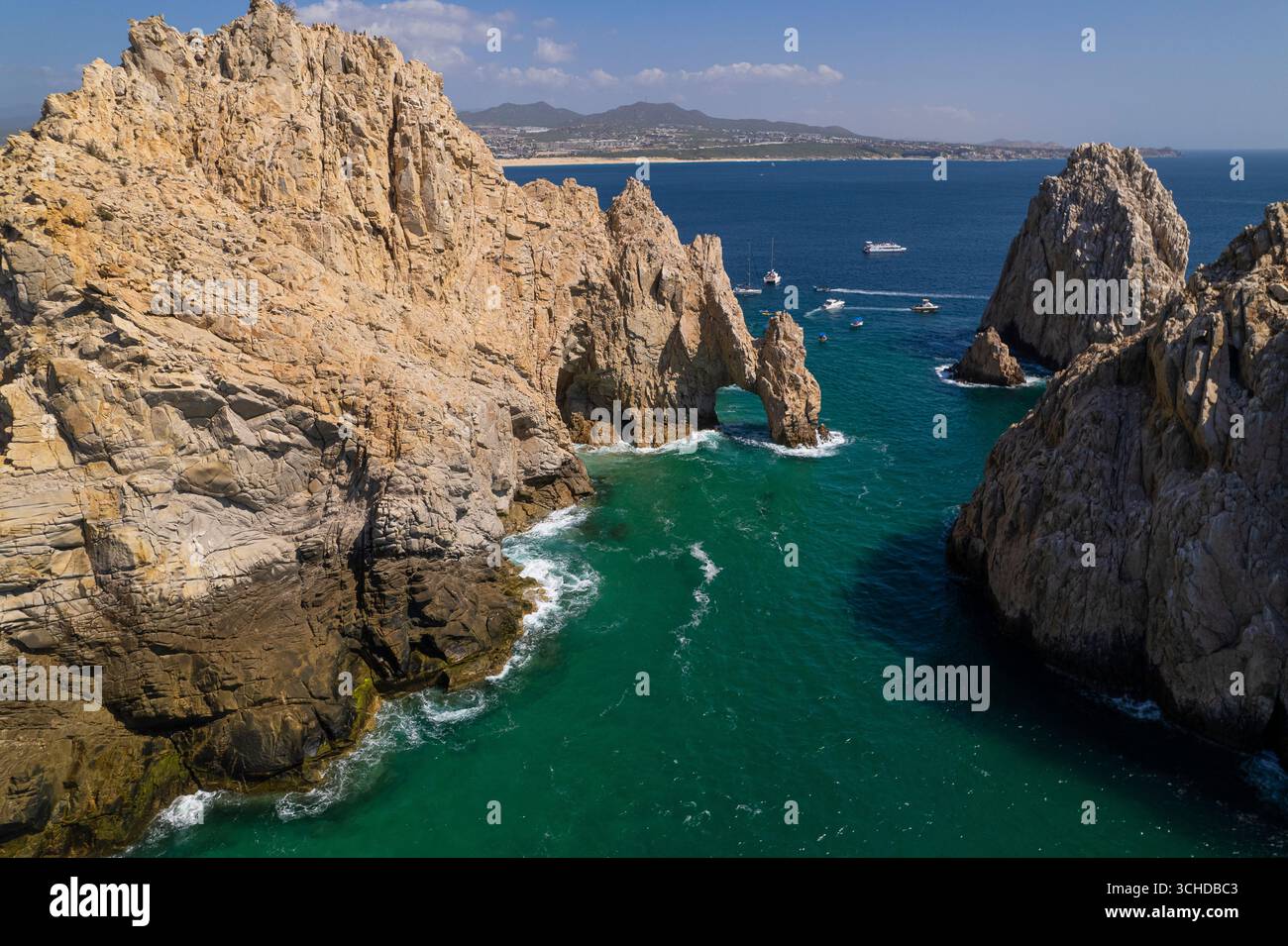 The Arch of Cabo San Lucas, iconic natural rock formation in Baja ...