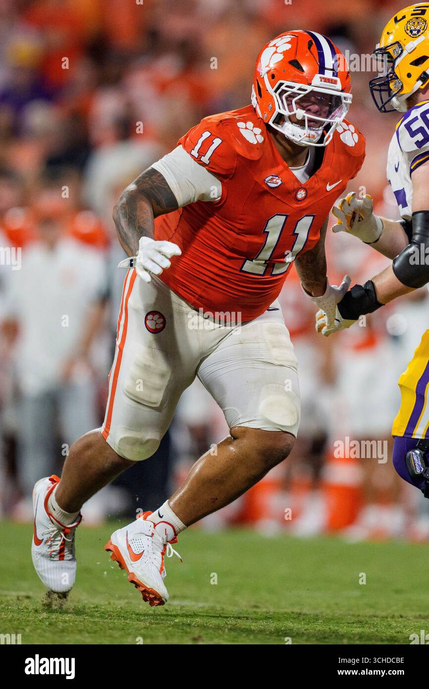Clemson defensive tackle Peter Woods (11) plays during an NCAA college football game between ...