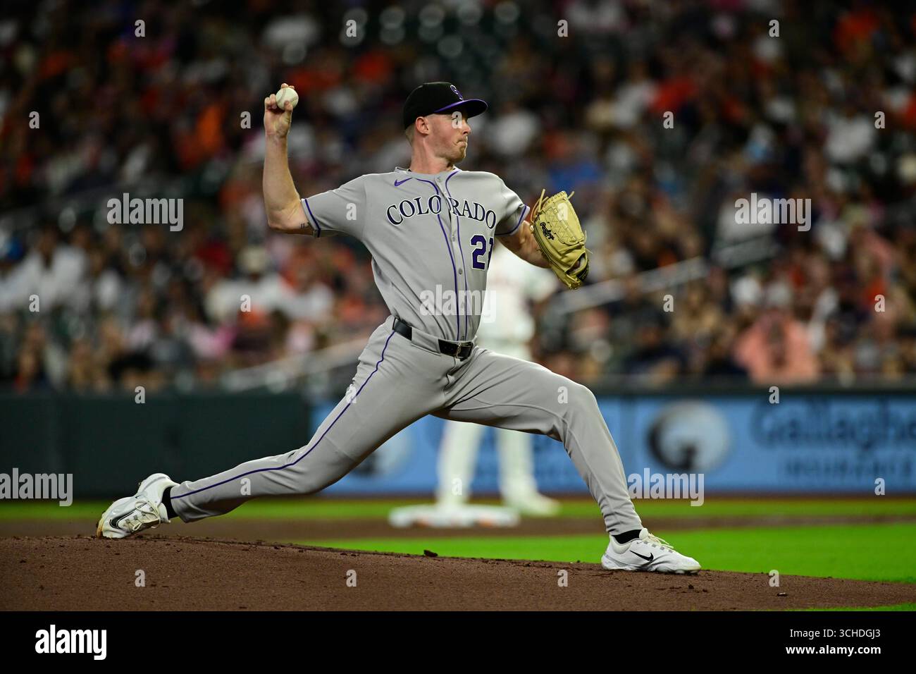 Colorado Rockies pitcher Tanner Gordon (29) throws a curveball in the ...