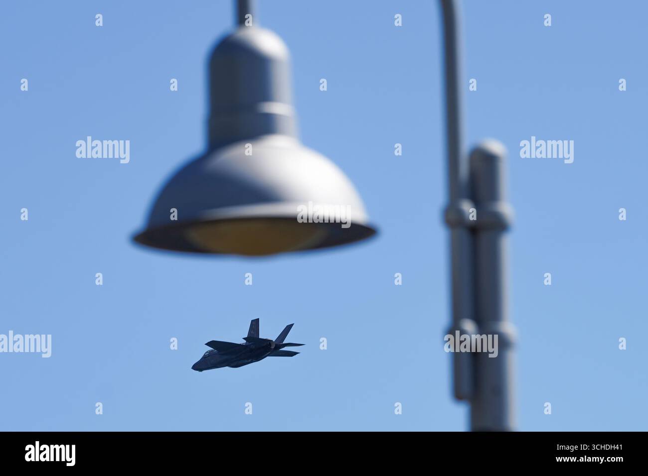 Non Exclusive: The Lockheed Martin F-35 Lightning II , a powerful ...