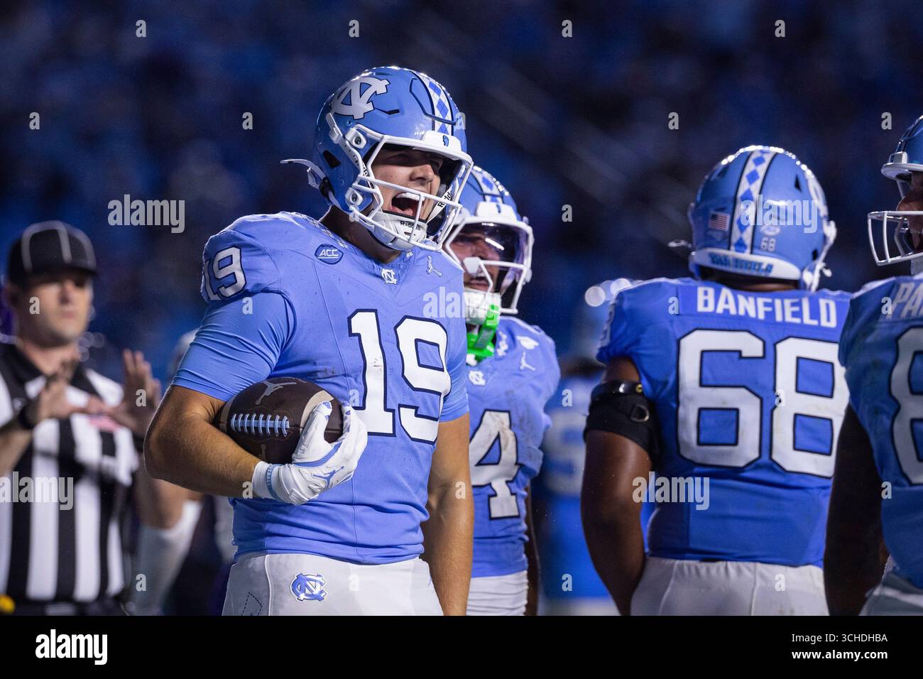 September 1, 2025: North Carolina Tar Heels tight end Jake Johnson (19 ...
