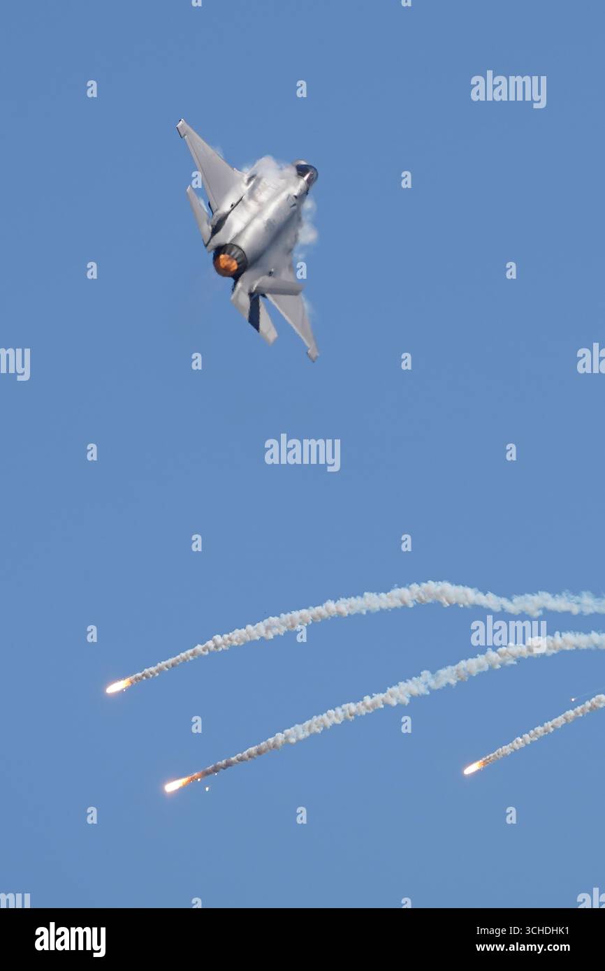 Non Exclusive: The Lockheed Martin F-35 Lightning II performs a ...