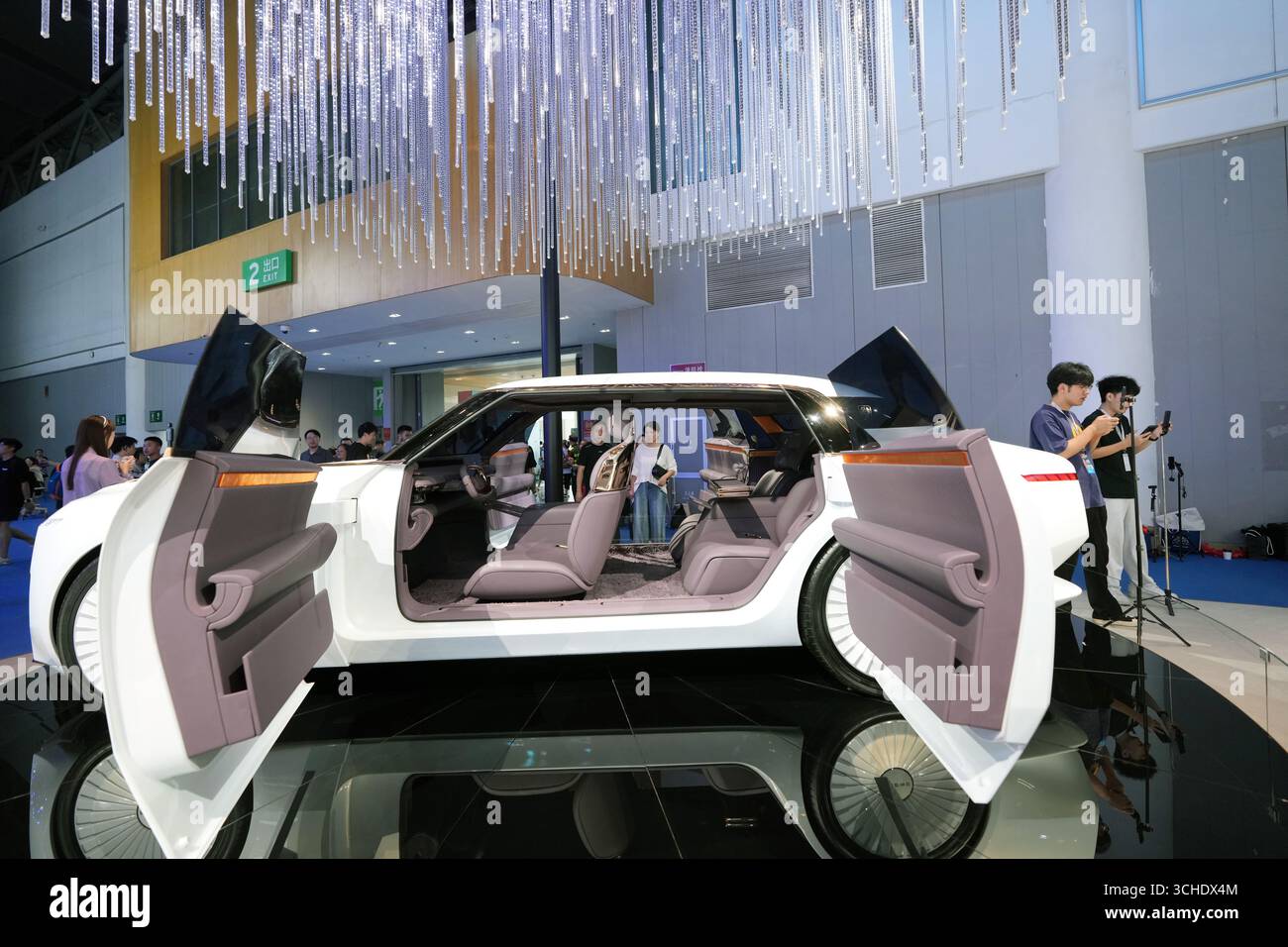 Roewe motors hi-res stock photography and images - Alamy