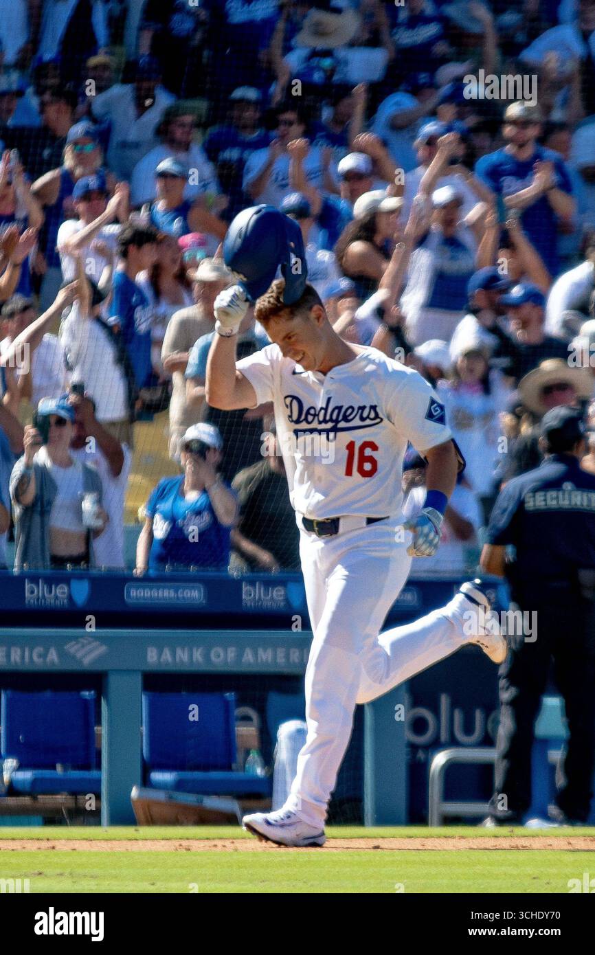 Los Angeles Dodgers catcher Will Smith (16) hits a walk-off home run in ...