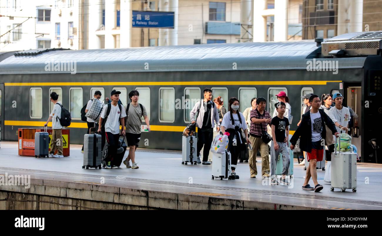 **CHINESE MAINLAND, HONG KONG, MACAU AND TAIWAN OUT** Passengers travel ...