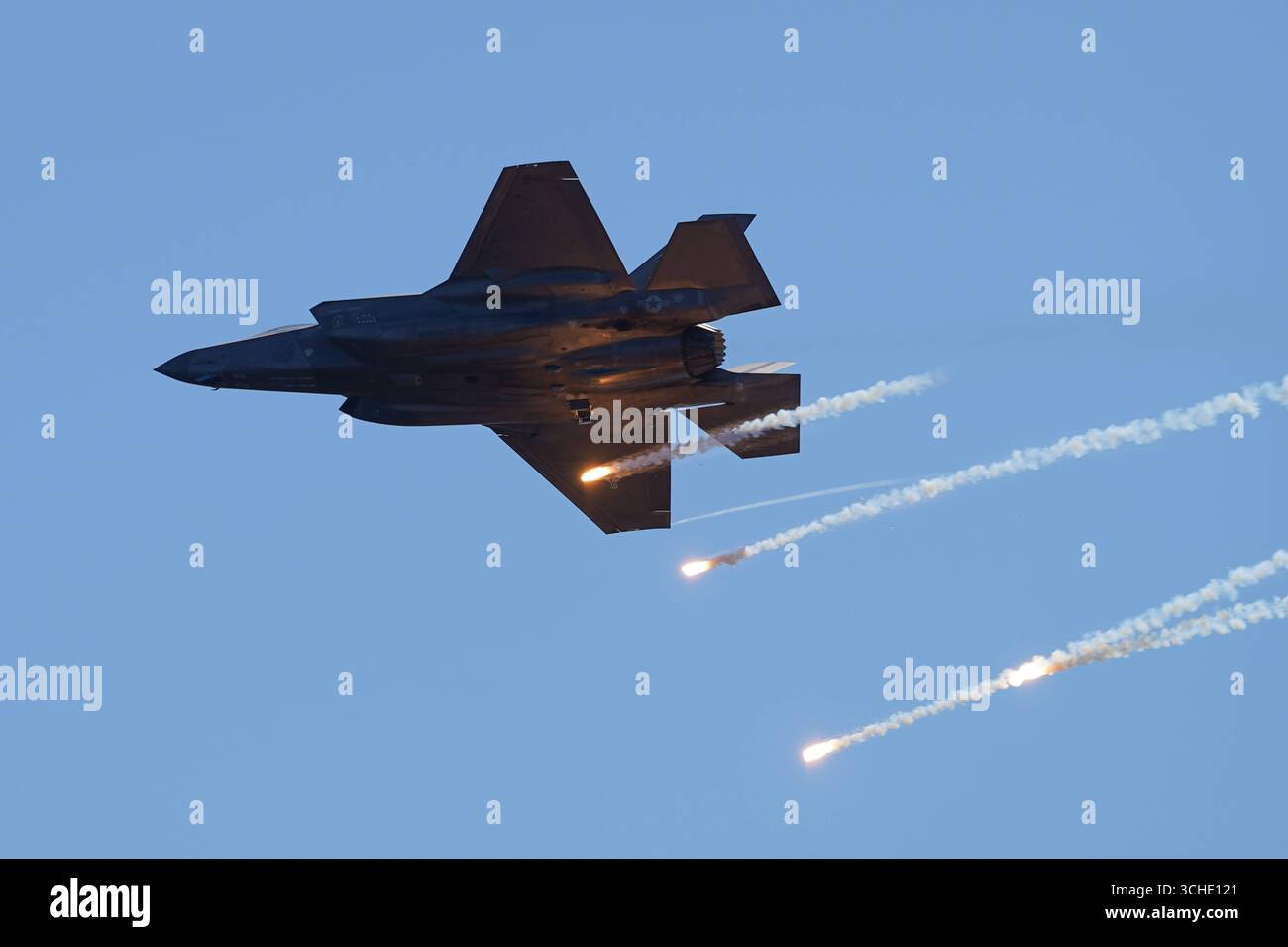 Canadian International Air Show The Lockheed Martin F-35 Lightning II ...