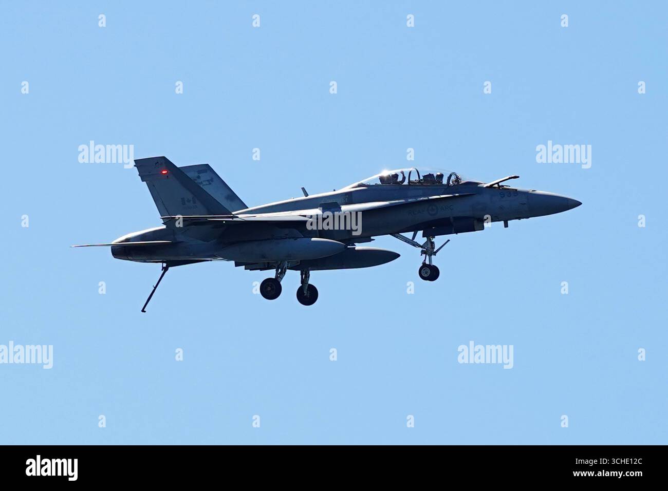 Canadian International Air Show A CF-18 Hornet, the backbone of the ...