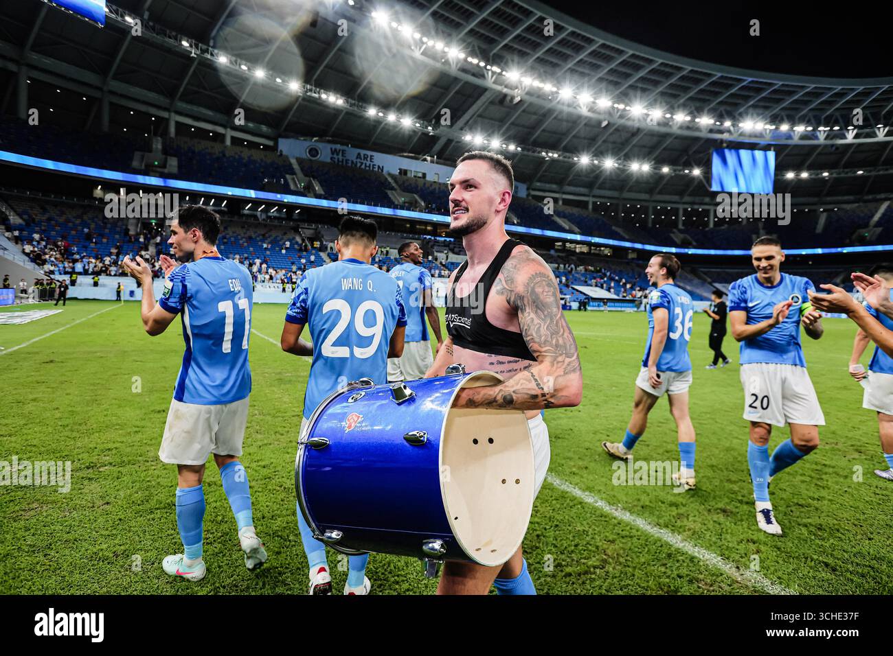 Shenzhen Peng City Football Club defeated Meizhou Hakka Football Club ...