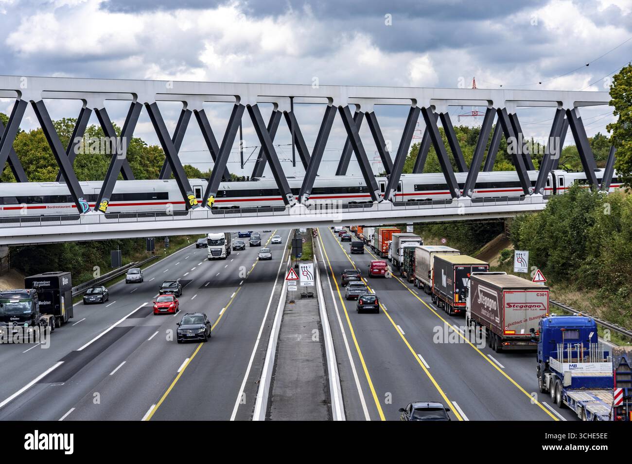 The new railway bridge over the A1 motorway at the Dortmund-Unna ...