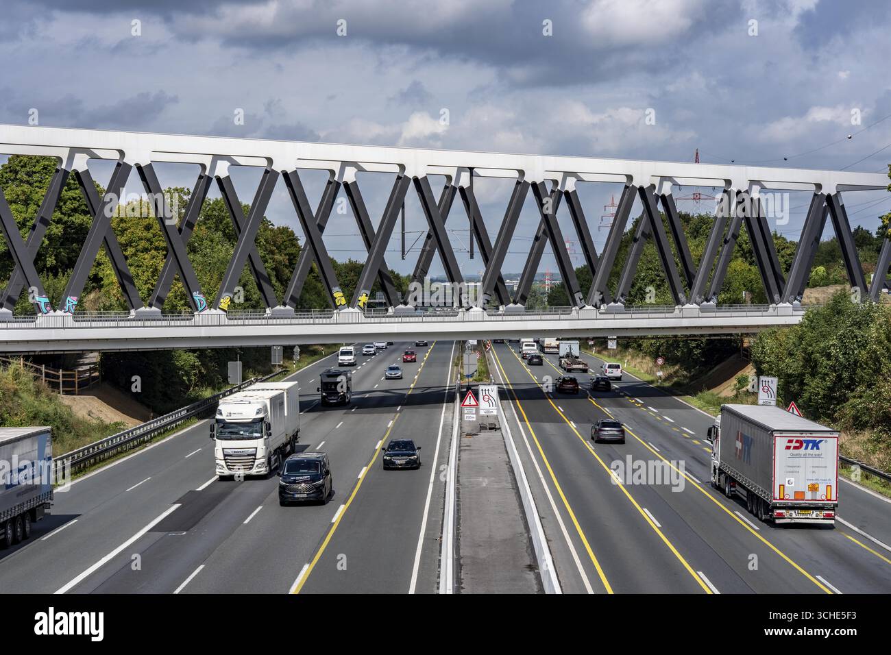 The new railway bridge over the A1 motorway at the Dortmund-Unna ...