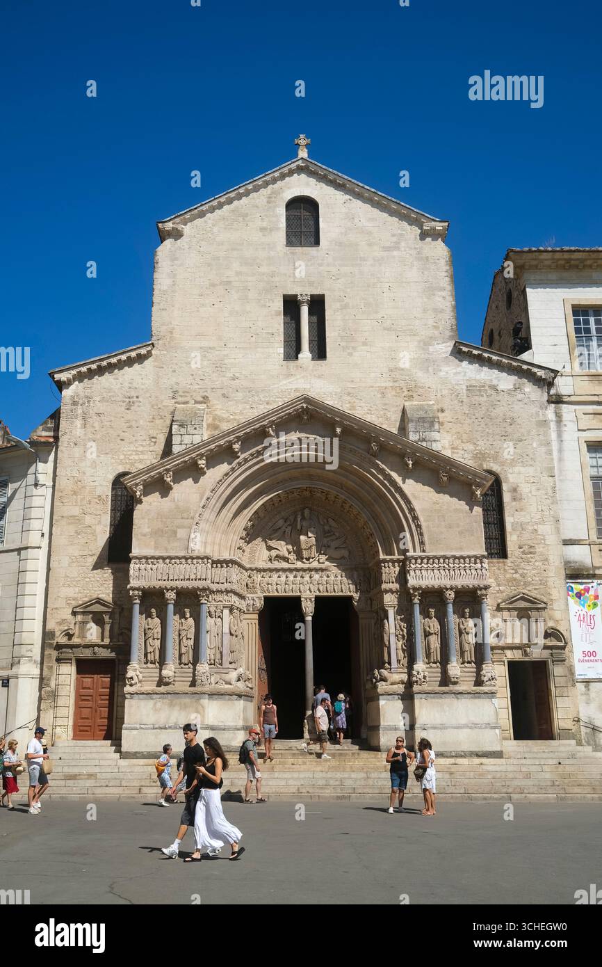 Church arles france in hi-res stock photography and images - Alamy