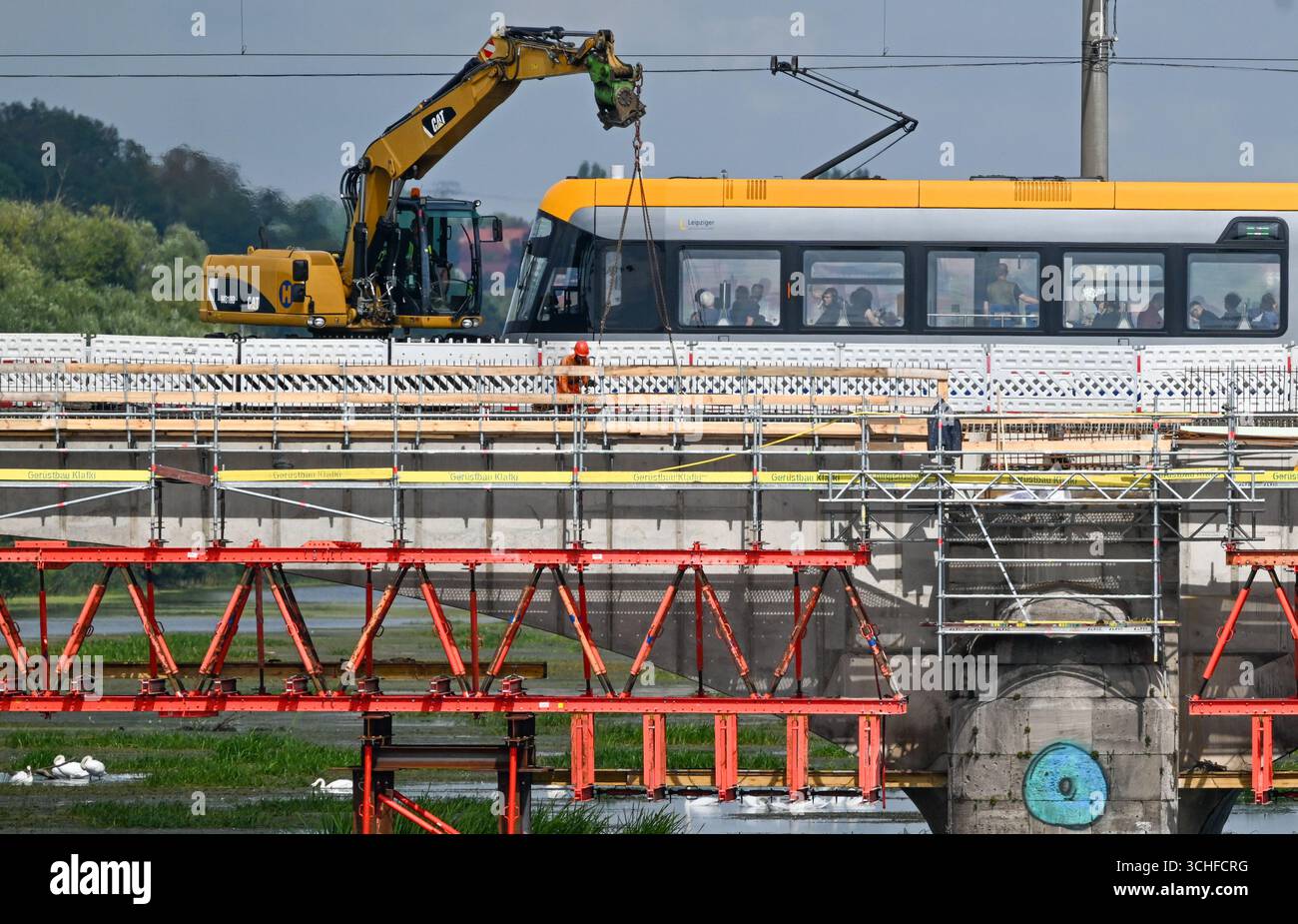 02 September 2025, Saxony, Leipzig: Construction work is underway on ...