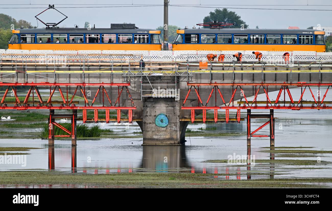 02 September 2025, Saxony, Leipzig: Construction work is underway on ...