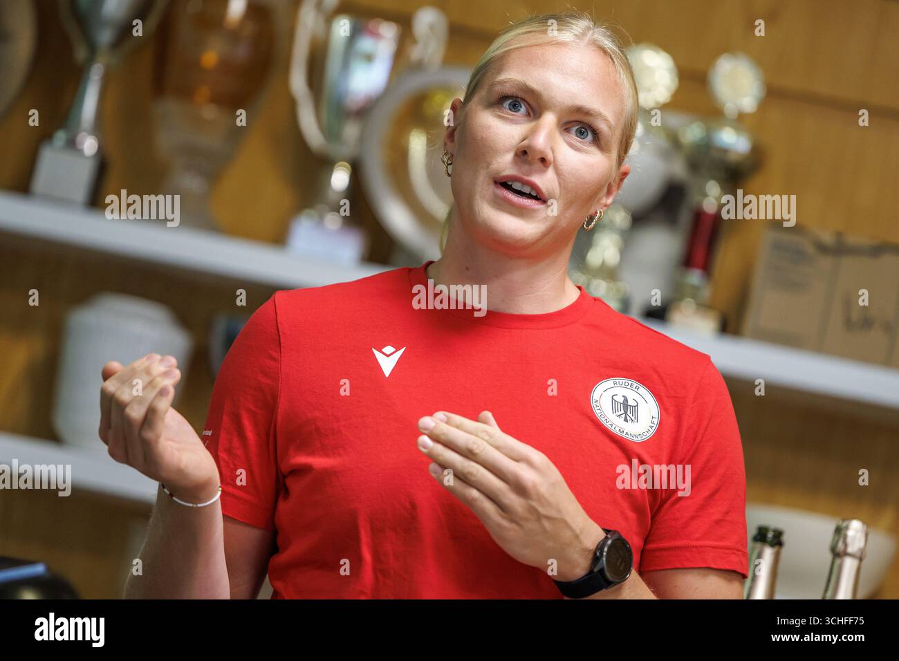 02 September 2025, Berlin: Pia Greiten from Osnabrücker Ruder-Verein e ...