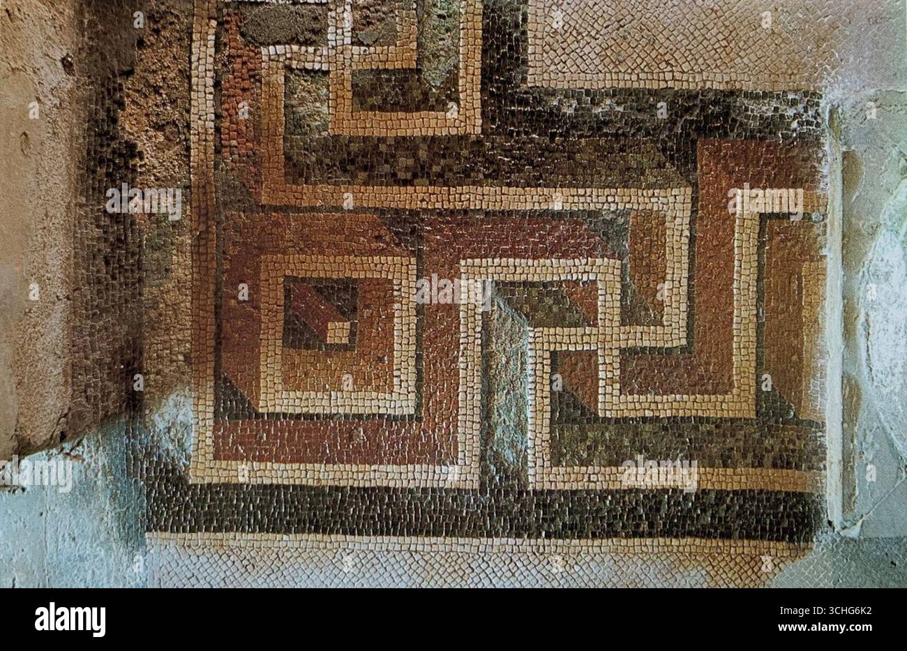 Oecus 43 Mosaic Meander Pattern in southeast corner House of the ...