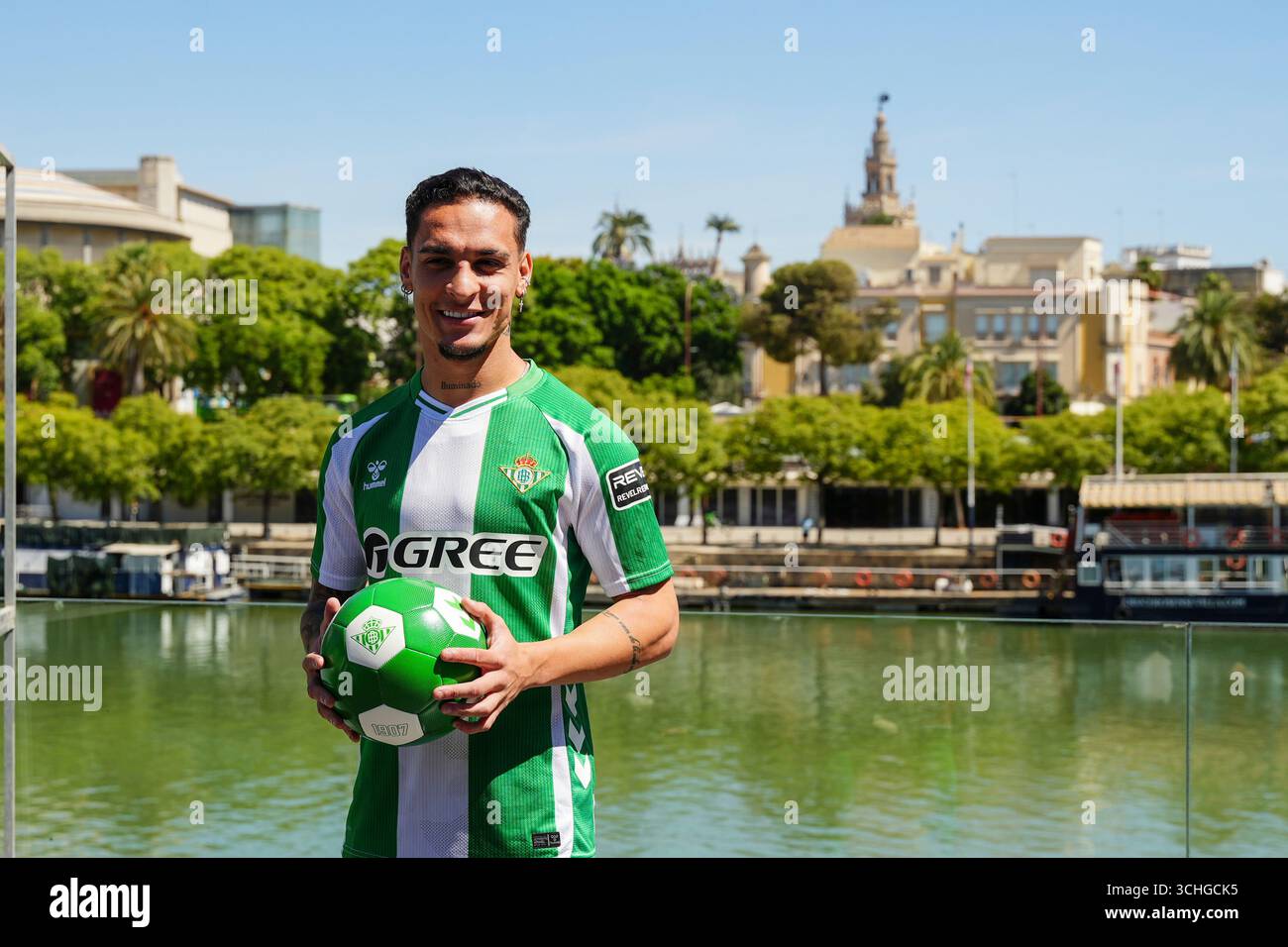 The new Real Betis Balompie player, Antony Matheus dos Santos during ...