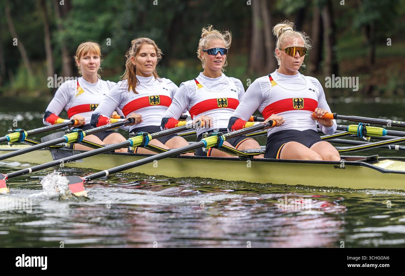 02 September 2025, Berlin: Sarah Wibberenz (l-r), Frauke Hundeling, Pia ...