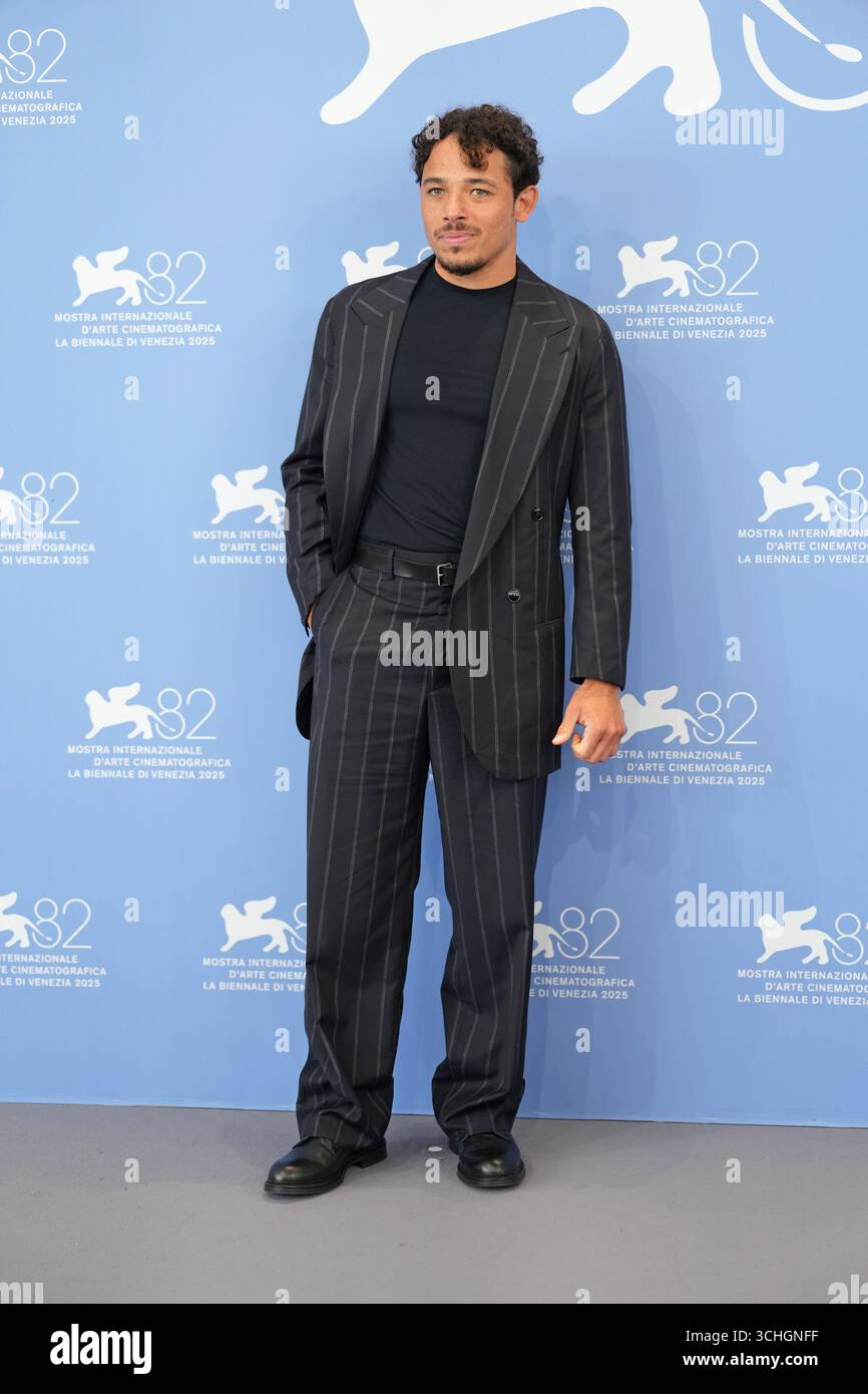 Anthony Ramos attends the photocall of the movie "A House of Dynamite ...