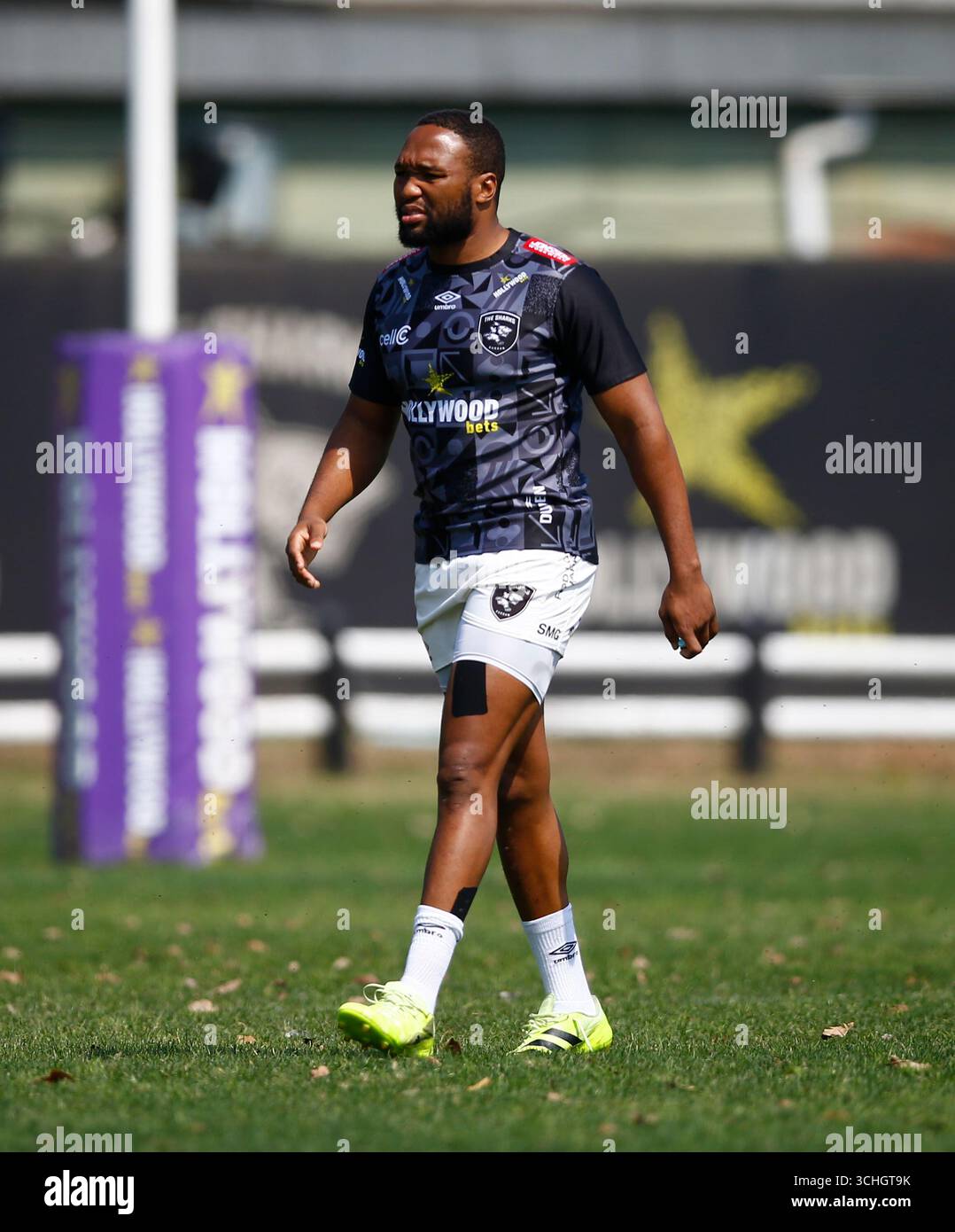 Lukhanyo Am of the Hollywoodbets Sharks during Hollywoodbets Sharks ...