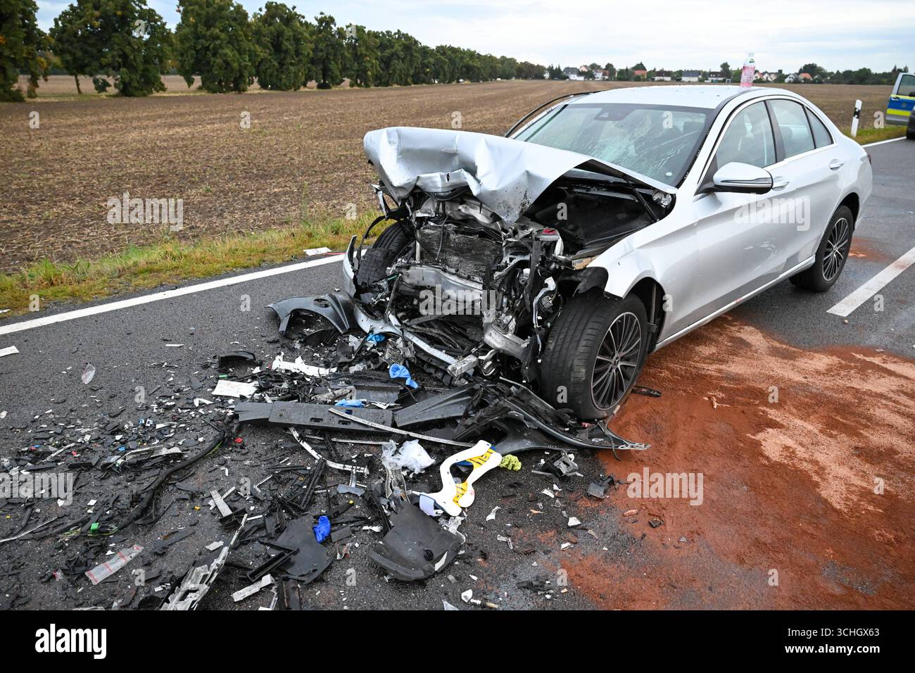 Delitzsch - Zwei Menschen schweben in Lebensgefahr: Schwerer Frontalunfall auf B184 bei Brodau ...