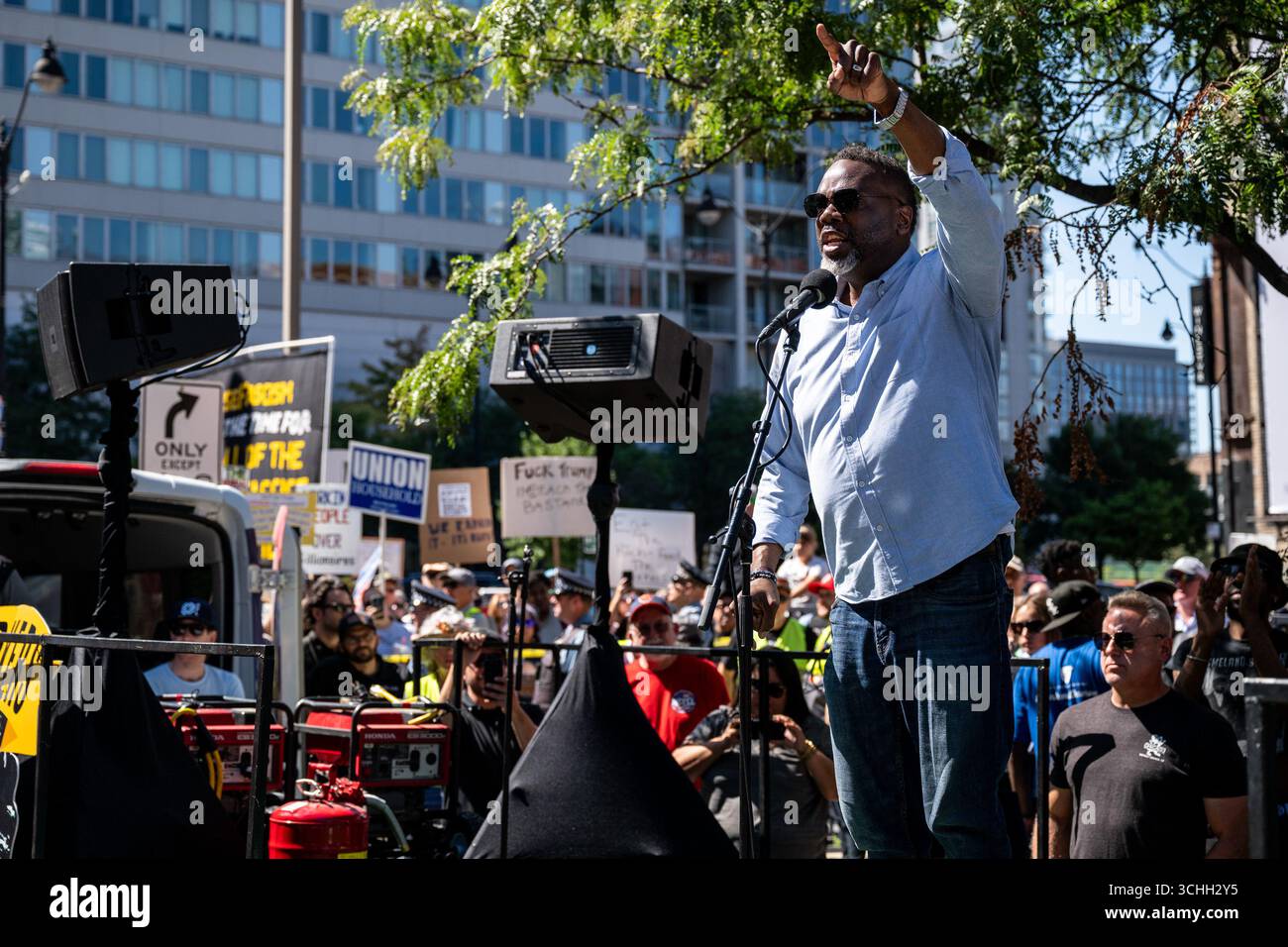 Chicago mayor brandon johnson protest hi-res stock photography and ...