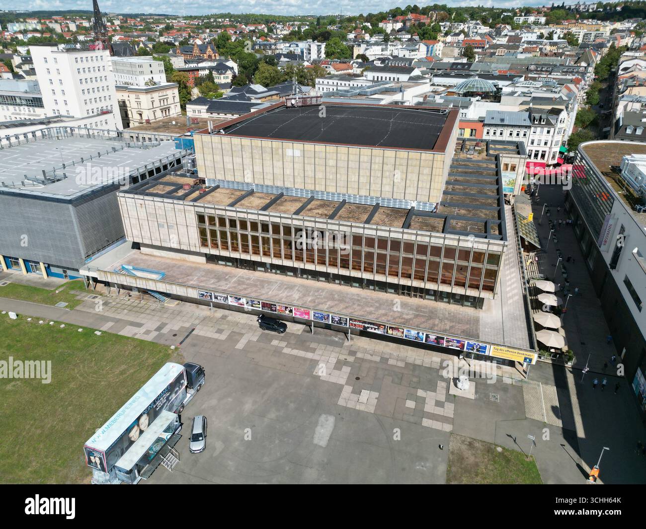 PRODUCTION - 02 September 2025, Thuringia, Gera: The Gera Culture and ...