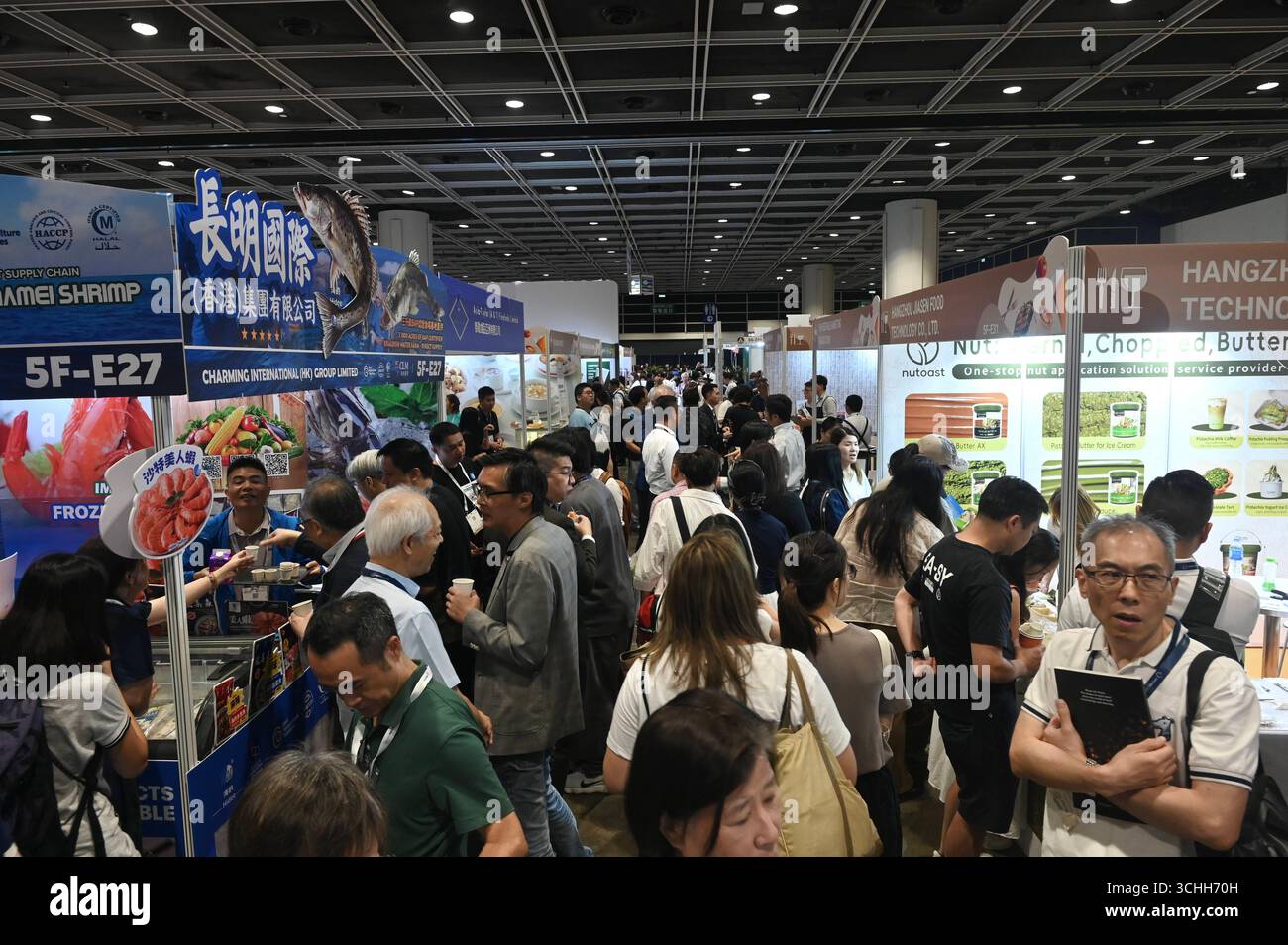 RBHK And RACE In Hong Kong A general view showing the visitors walking ...