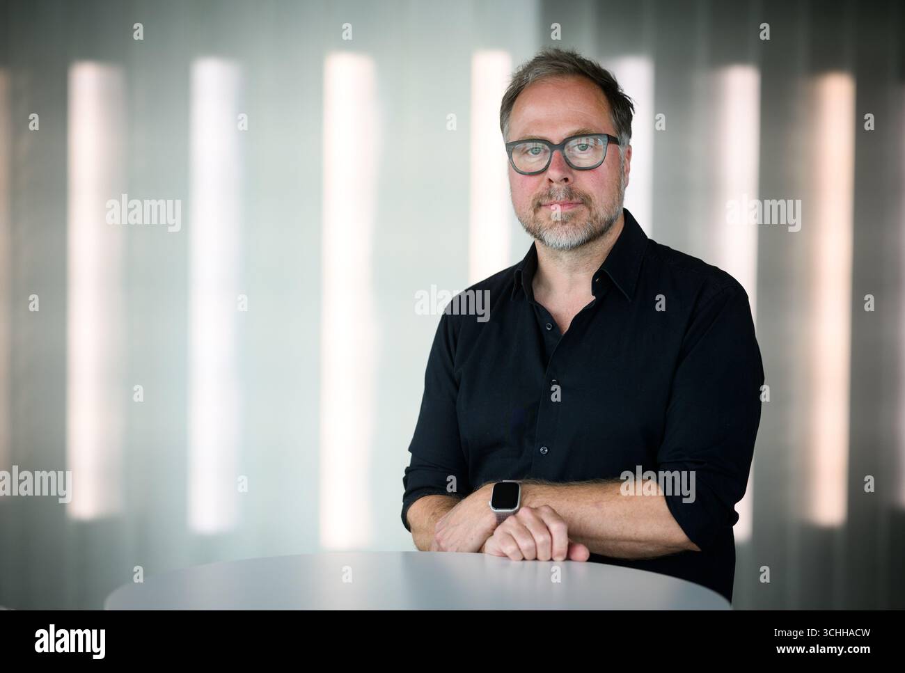 PRODUCTION - 02 September 2025, Berlin: Musician Manne Uhlig stands in ...