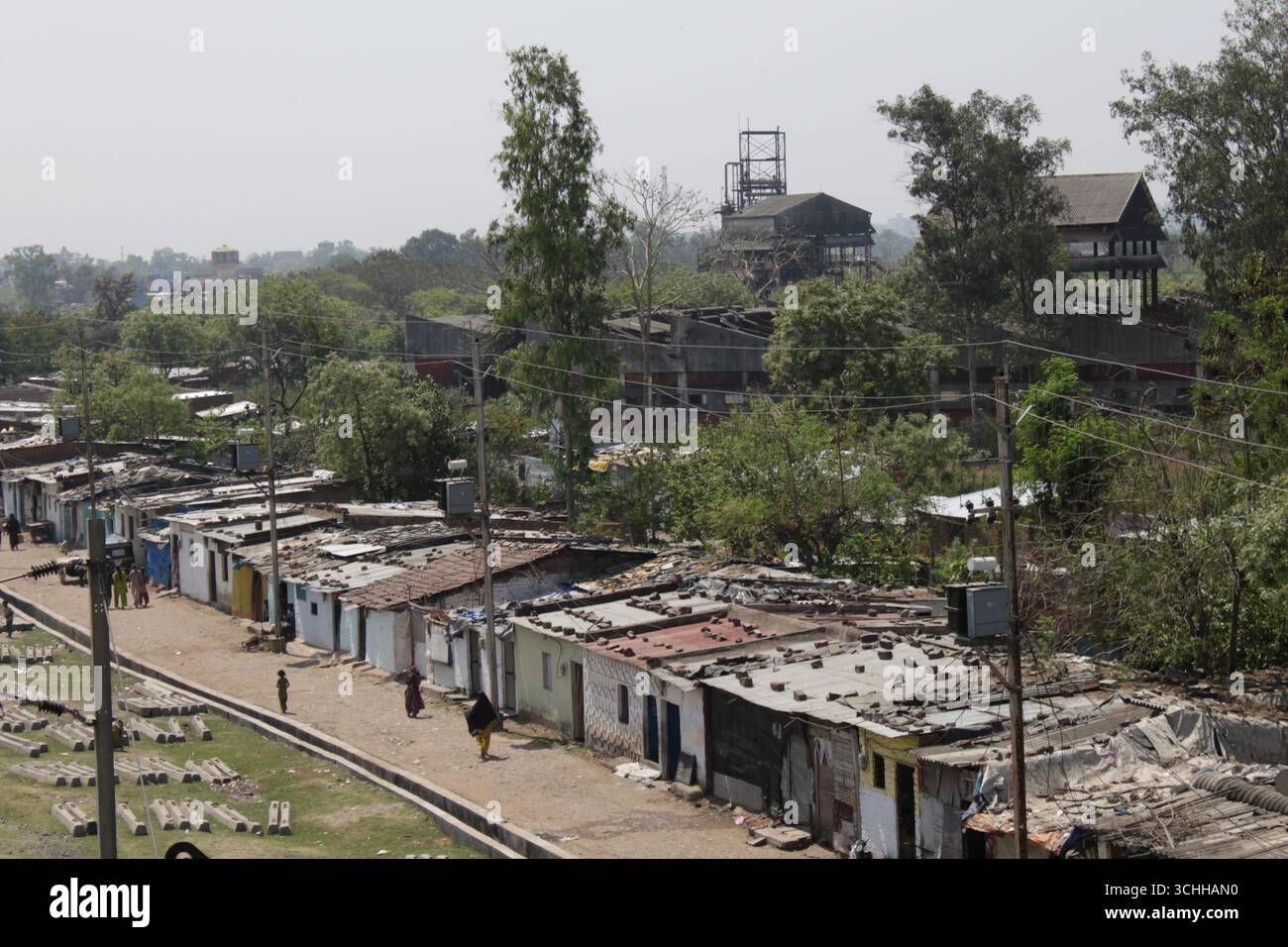 An overview of slums around the abandoned Union Carbide (Dow Chemicals ...