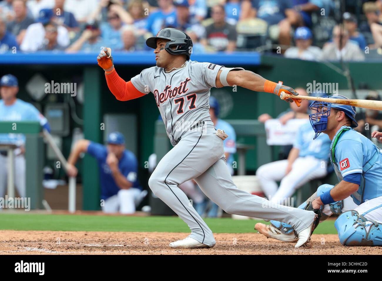 August 31, 2025: Detroit Tigers third baseman Andy Ibanez (77) bats ...