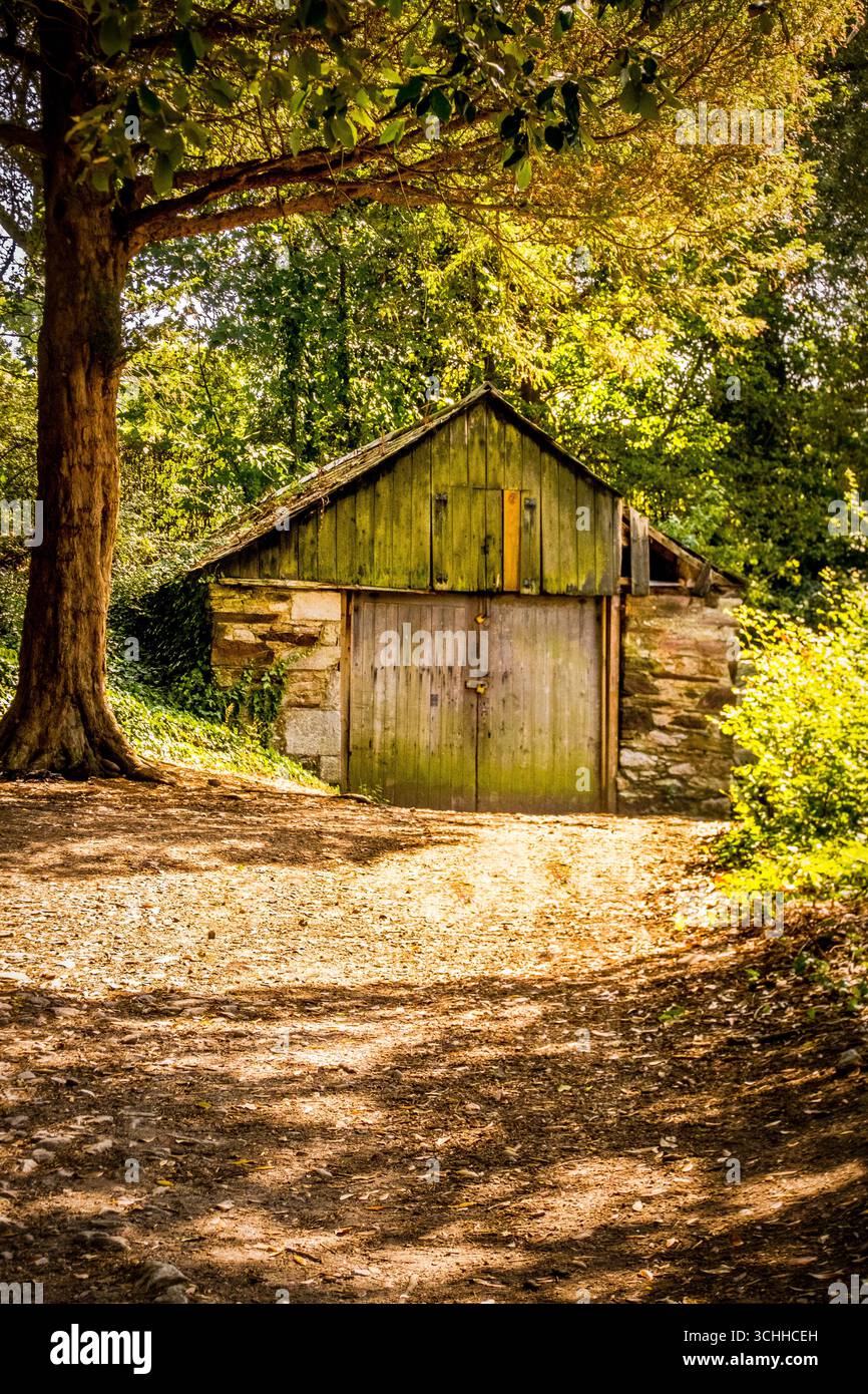 Barn on an English country estate Stock Photo - Alamy