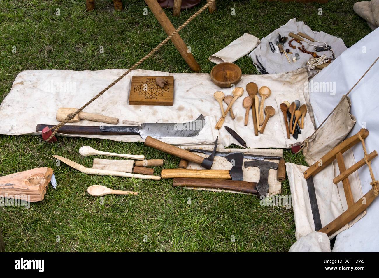 Medieval woodworkers hi-res stock photography and images - Alamy