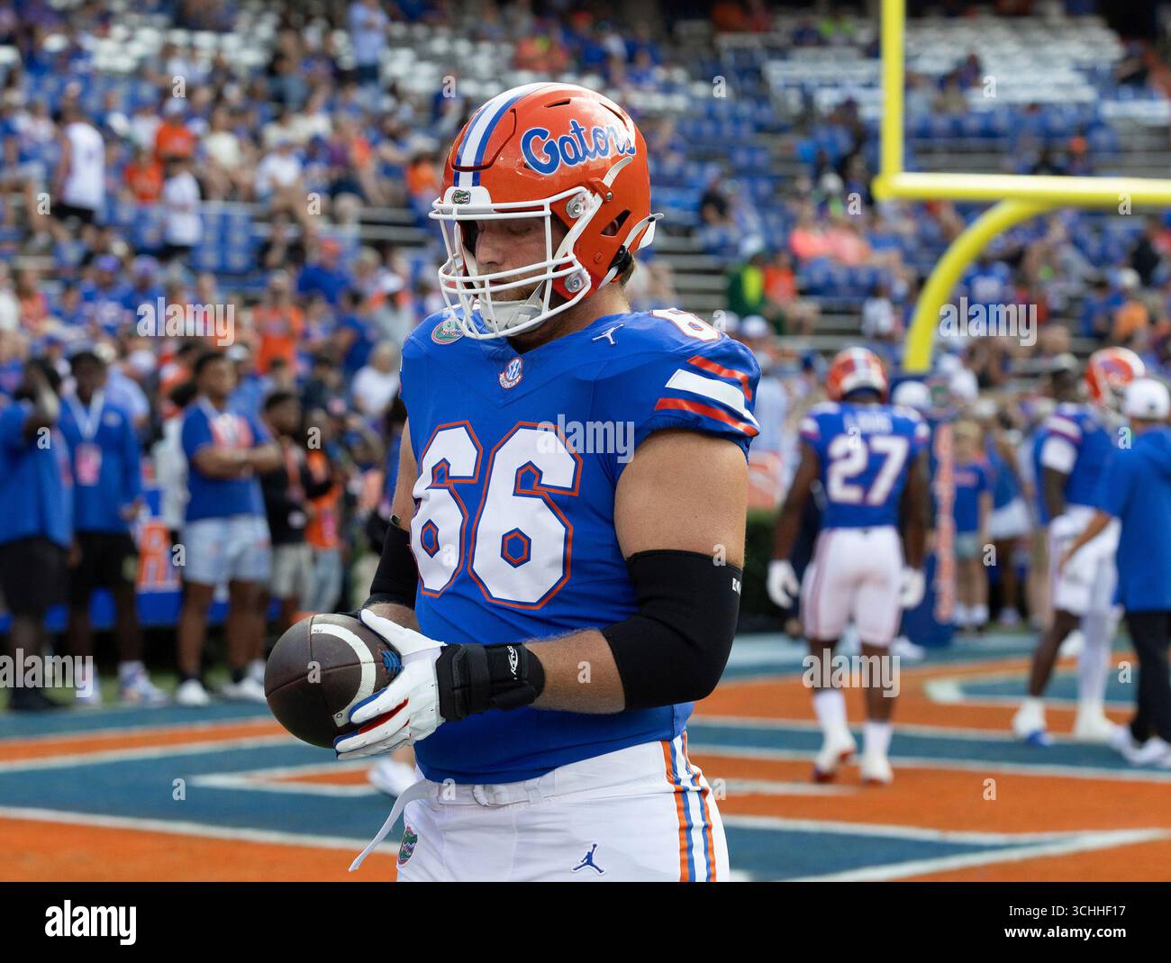 Florida offensive lineman Jake Slaughter (66) warms up before an NCAA ...