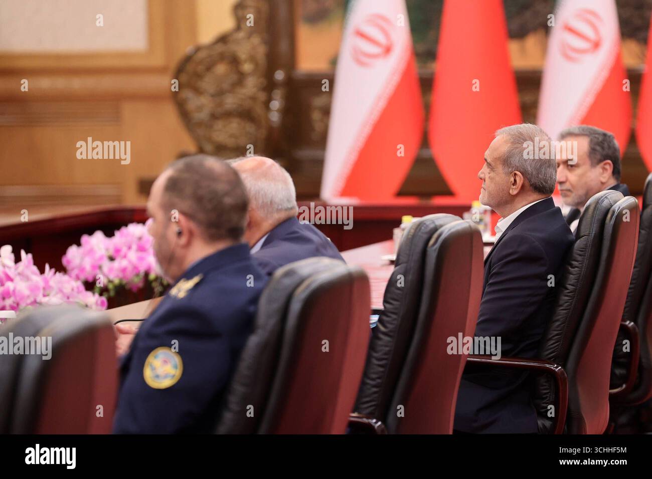 Iranian President Masoud Pezeshkian meets with Chinese President Xi ...